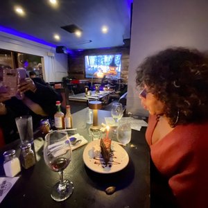 PIPS ON LA BREA - 483 Photos & 641 Reviews - Los Angeles, California ...