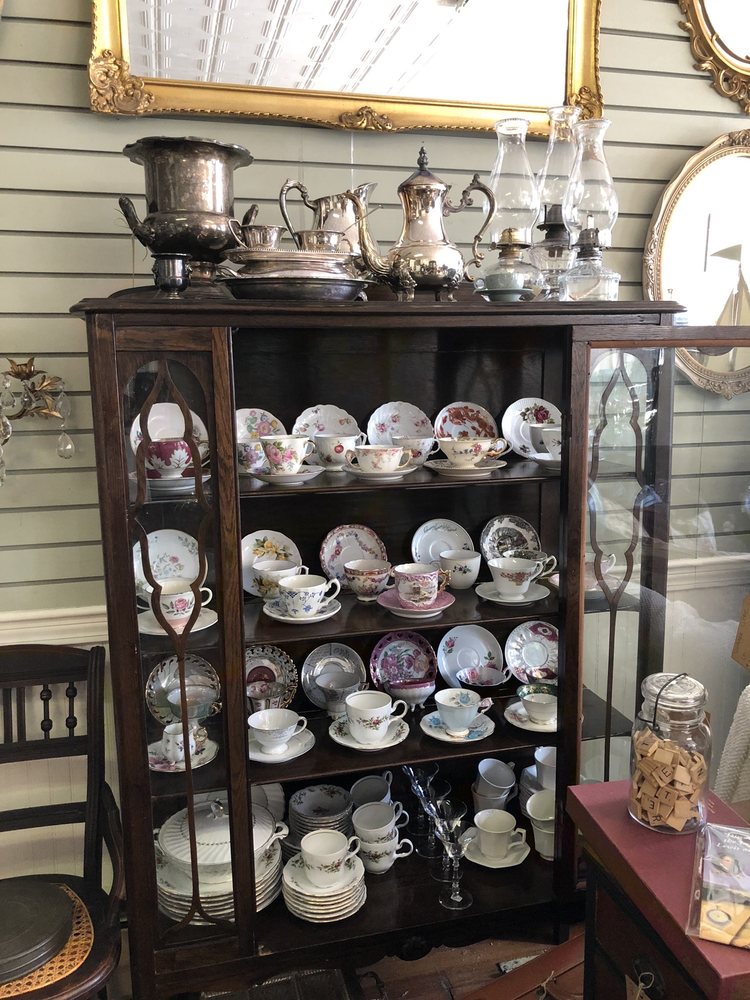 RO AND BETTE’S ATTIC - Updated January 2026 - 32 Bank St, Seymour ...