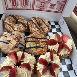 DIABLO DOUGHNUTS - Updated January 2026 - 734 Photos & 397 Reviews ...