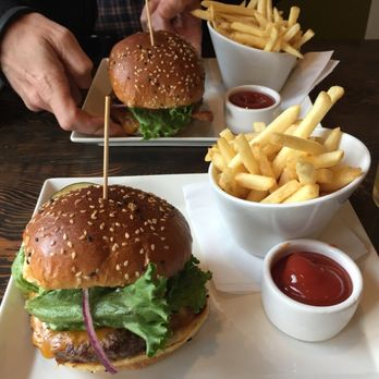 CORNERSTONE CRAFT BEER & LIVE MUSIC - Updated December 2024 - 537 ...