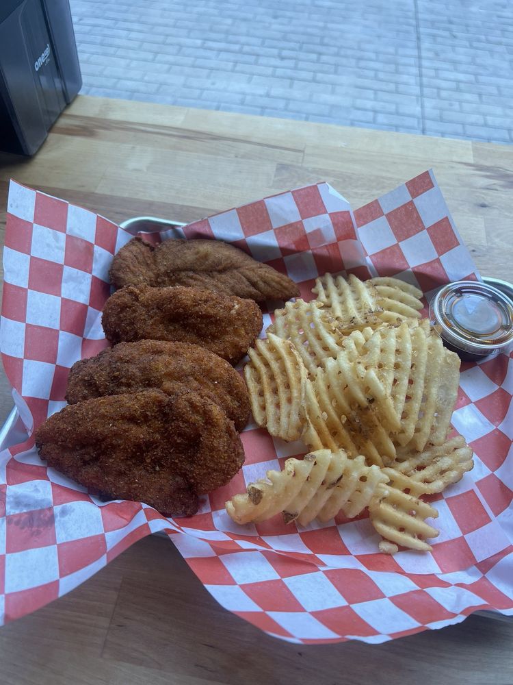 MAD CHICKEN - Updated October 2024 - 10 Reviews - 5 School St, Glen ...