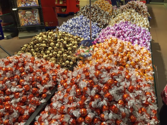 LINDT SCHOKOLADE SHOP - Industriestrasse 180, Olten, Solothurn ...