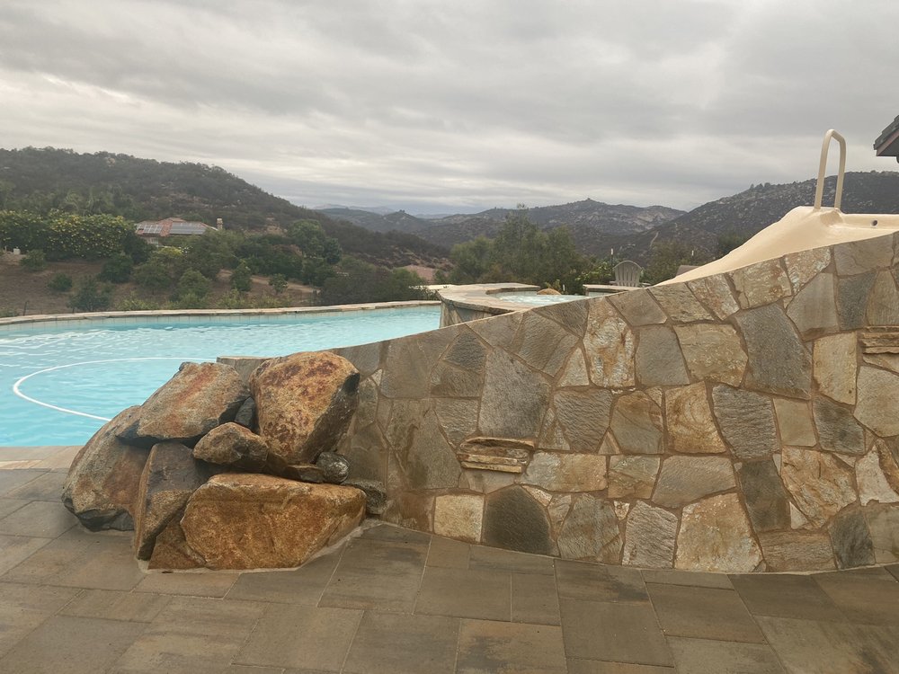 SUNSHINE POOL - Updated July 2025 - 270 Frolic Way, Fallbrook ...