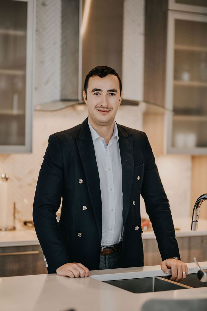 DUSTIN MILLER - 8X REAL ESTATE - Updated November 2024 - 13 Photos ...