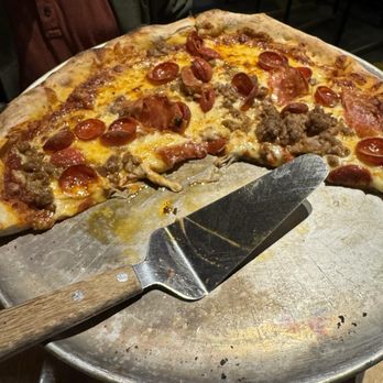 MONEYLINE PIZZA & BAR - Updated October 2024 - 1290 Photos & 985 ...