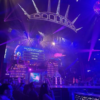 MAD APPLE BY CIRQUE DU SOLEIL - Updated February 2025 - 526 Photos ...