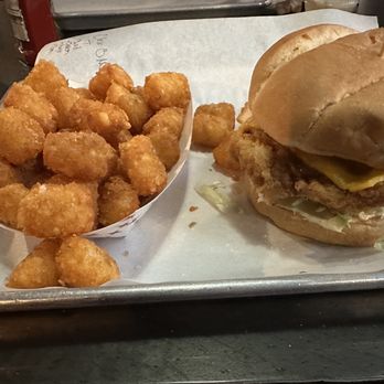 OMG BURGERS & BREW - Updated May 2024 - 270 Photos & 316 Reviews - 241 ...