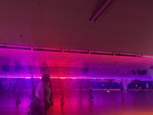 UNITED SKATES OF AMERICA - Updated July 2025 - 26 Photos & 40 Reviews ...