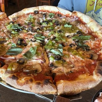 OUTLAW PIZZA AND BBQ - Updated January 2026 - 34 Photos & 28 Reviews ...