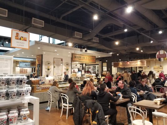SHAKE SHACK PRUDENTIAL CENTER - Updated January 2025 - 18 Photos & 20 ...