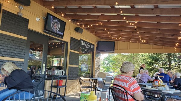 WOLFIES GRILL - FISHERS - Updated May 2025 - 129 Photos & 207 Reviews ...