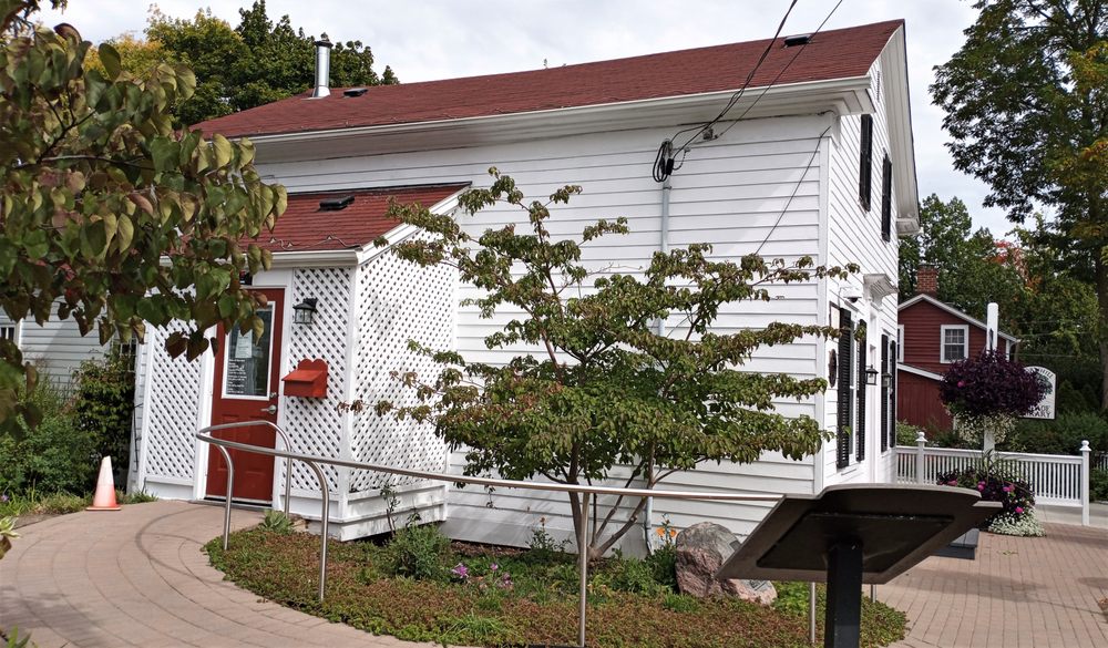 THORNHILL VILLAGE LIBRARY - Updated December 2025 - 25 Photos - 10 ...