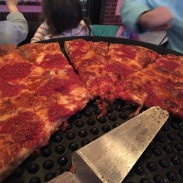 BURGH’S PIZZA & WING PUB - Updated December 2025 - 200 Photos & 293 ...