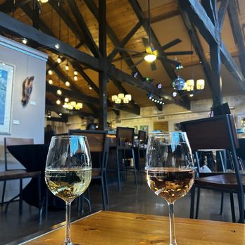 MIDDLE RIDGE WINERY - Updated October 2025 - 218 Photos & 125 Reviews ...