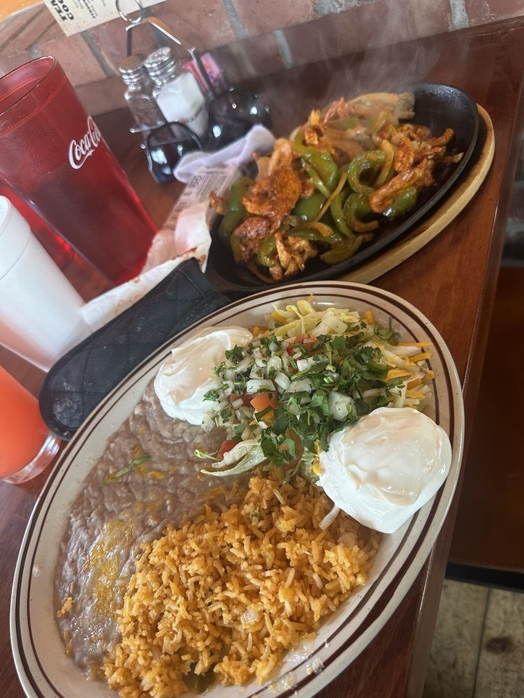 LOS TRES POTRILLOS - Updated June 2024 - 19 Photos - 39115 N Newport ...