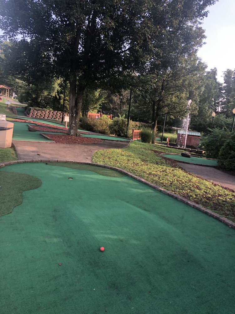 RIVERBEND MINIATURE GOLF - Updated November 2025 - 1 Clarksburg Park ...