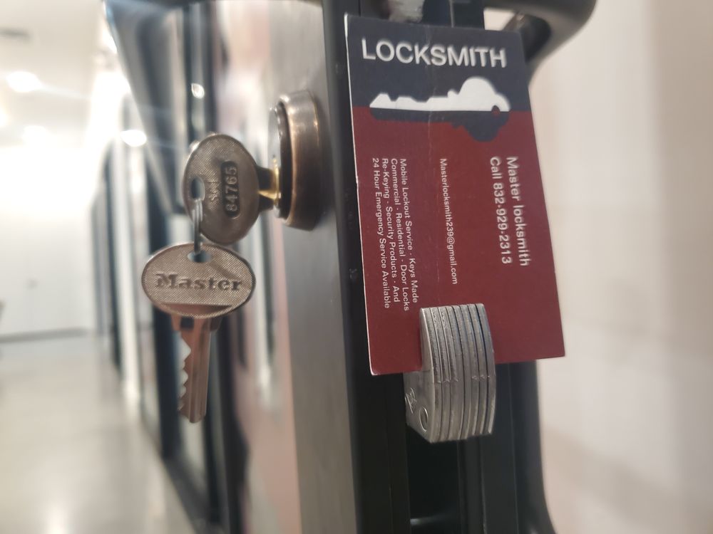 MASTER LOCKSMITH - Updated November 2025 - 19 Photos & 31 Reviews ...