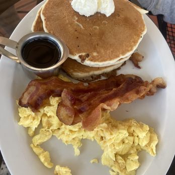 GILLESPIE FIELD CAFE - Updated July 2024 - 225 Photos & 285 Reviews ...