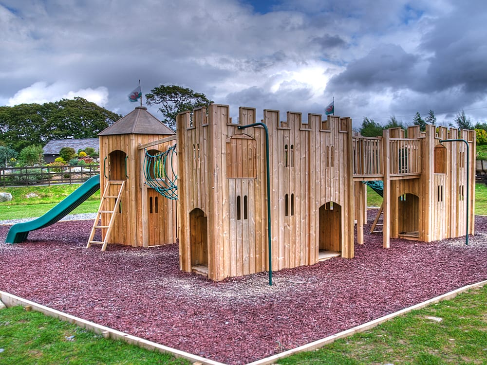 GYPSY WOOD PARK - 13 Photos - Tyddyn Newborough, Caernarfon, Gwynedd ...