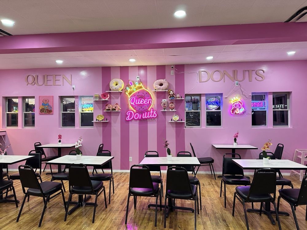 QUEEN DONUTS - Updated December 2025 - 15 Photos - 2227 Mlk Jr Blvd, Fayetteville, Arkansas ...