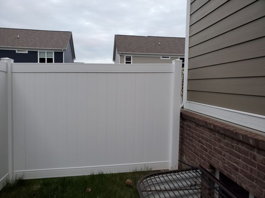 UPRIGHT FENCE - Updated December 2025 - 21 Photos & 27 Reviews - 37915 ...