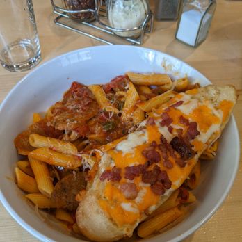 BOSTON PIZZA - Updated May 2026 - 127 Photos & 183 Reviews - 250 Front ...