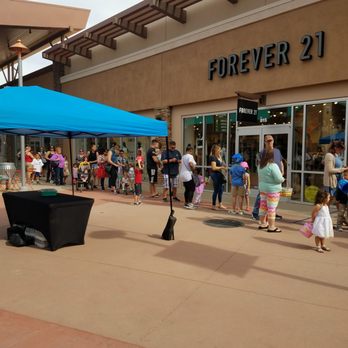 TUCSON PREMIUM OUTLETS - Updated June 2024 - 180 Photos & 90 Reviews ...