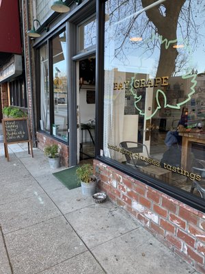BAY GRAPE - 184 Photos & 166 Reviews - Beer, Wine & Spirits - 376 Grand ...