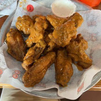 HOOTERS - Updated December 2025 - 235 Photos & 221 Reviews - 10060 ...