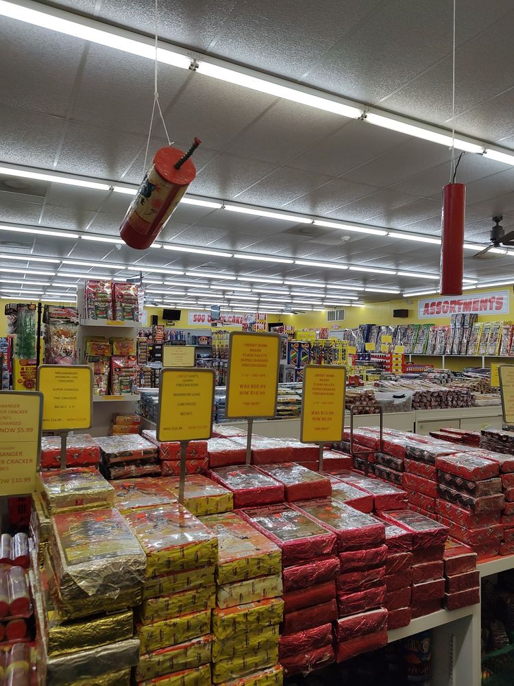 MR FIREWORKS - Updated December 2025 - 13 Photos & 10 Reviews - 5702 S ...