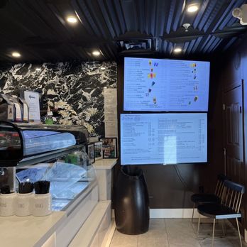 CAFE DARQ - Updated June 2024 - 203 Photos & 80 Reviews - 38 Beach St ...