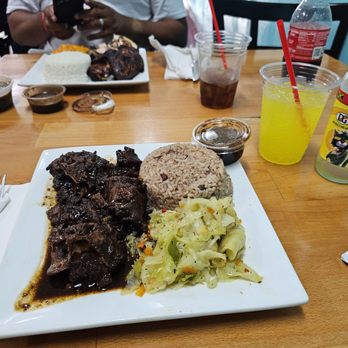 ROLAND’S JAMAICAN CHICKEN - Updated June 2024 - 176 Photos & 152 ...