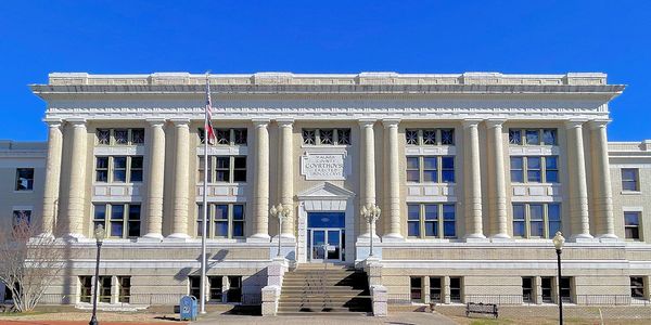 LAW OFFICE OF GORDON HALL - 13 Photos - 409 N Main St, Lafayette ...