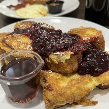 OFF STREET CAFE - Updated June 2024 - 4898 Photos & 3632 Reviews ...