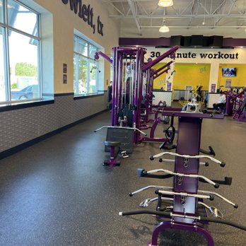 PLANET FITNESS - Updated December 2025 - 18 Photos & 11 Reviews - 5505 ...