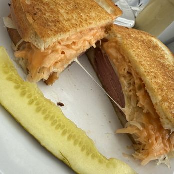 CHOMP - Updated December 2025 - 288 Photos & 348 Reviews - 200 S Main ...