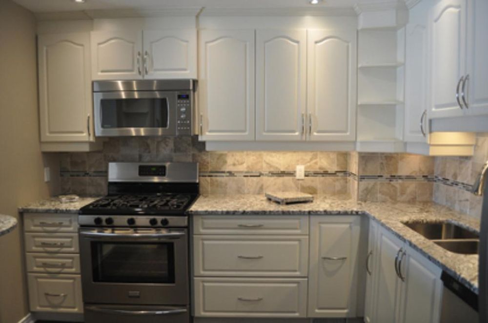 INNES KITCHEN - Updated October 2025 - 21 Photos - 1439 Youville Drive ...