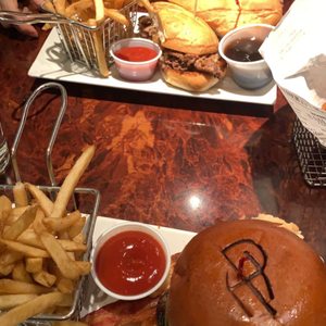 THE POUR HOUSE - 407 Photos & 829 Reviews - 855 East Ave, Chico ...