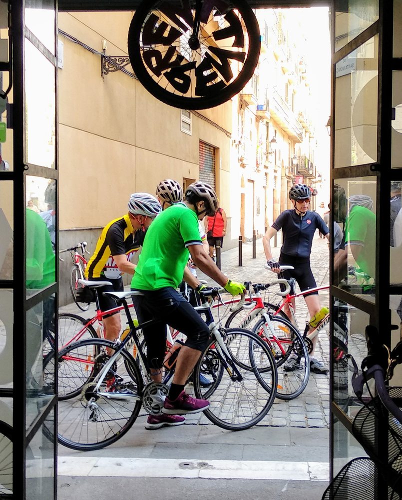 BIKE RENTAL BARCELONA - 21 Photos - Carrer Montserrat, 8, Barcelona ...
