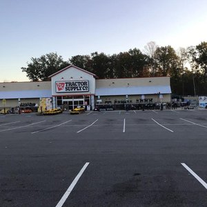 TRACTOR SUPPLY - Updated June 2025 - 119 Norge Ln, Williamsburg ...