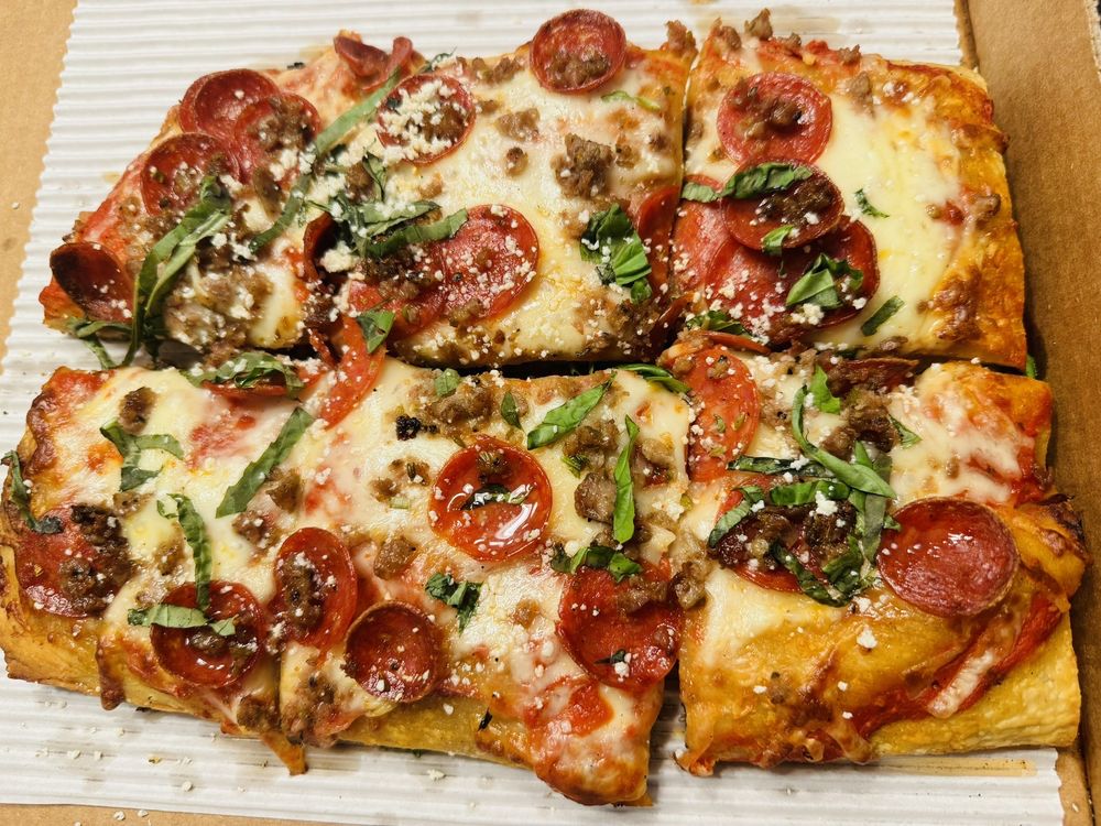 CHATTY’S PIZZERIA - Updated December 2025 - 82 Photos & 85 Reviews ...