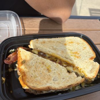 THE FLYING YOLK - Updated April 2025 - 727 Photos & 859 Reviews - 2902 ...