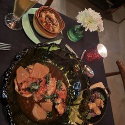 MAINLANDER - Updated December 2025 - 205 Photos & 65 Reviews - 392 N ...