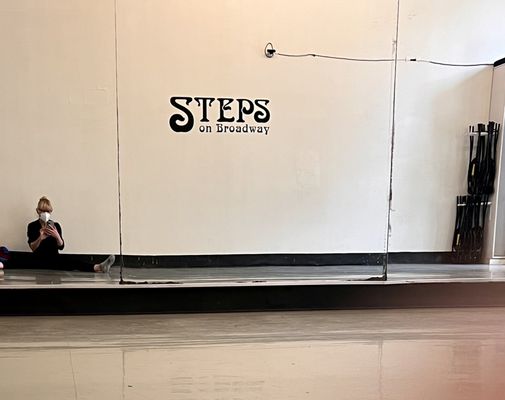 STEPS ON BROADWAY - Updated April 2025 - 18 Photos & 165 Reviews - 2121 ...