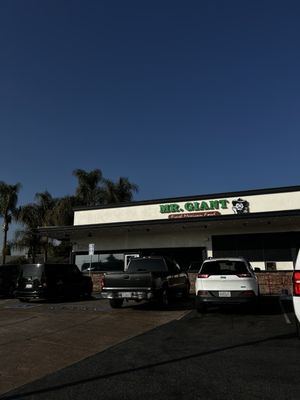 MR. GIANT - Updated January 2026 - 335 Photos & 582 Reviews - 12831 ...