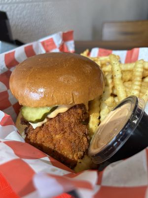 BYRD’S HOT CHICKEN - Updated September 2025 - 30 Photos & 35 Reviews ...