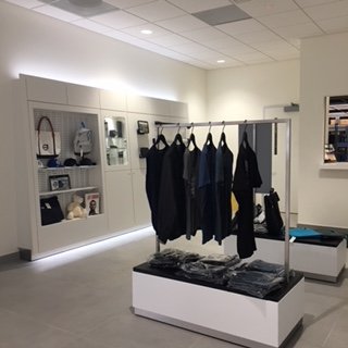 HENDRICK VOLVO CARS OF CHARLESTON - Updated August 2025 - 31 Photos ...