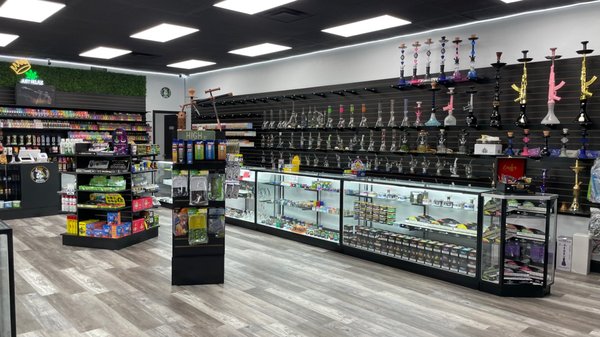 ROYAL SMOKE SHOP - Updated December 2025 - 1450 North Blvd E, Leesburg ...