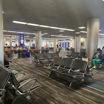 MIAMI INTERNATIONAL AIRPORT - CONCOURSE H - Updated July 2025 - 39 ...