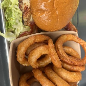 BURGER BENCH - Updated September 2025 - 158 Photos & 92 Reviews - 230 ...